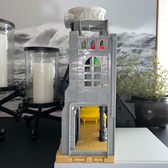 DC Comics | Toys | Fisher Price Batman Wayne Manor Tower Imaginext ...